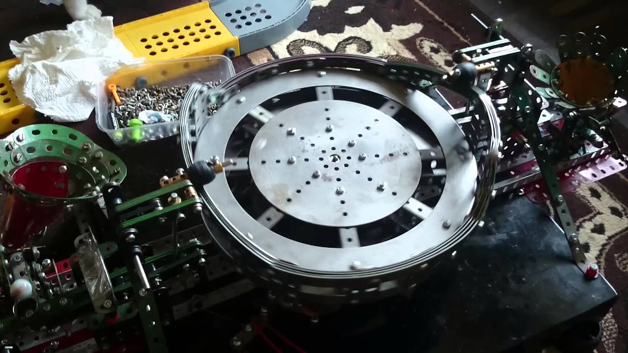 Meccano Marble throwing machine - YouTube