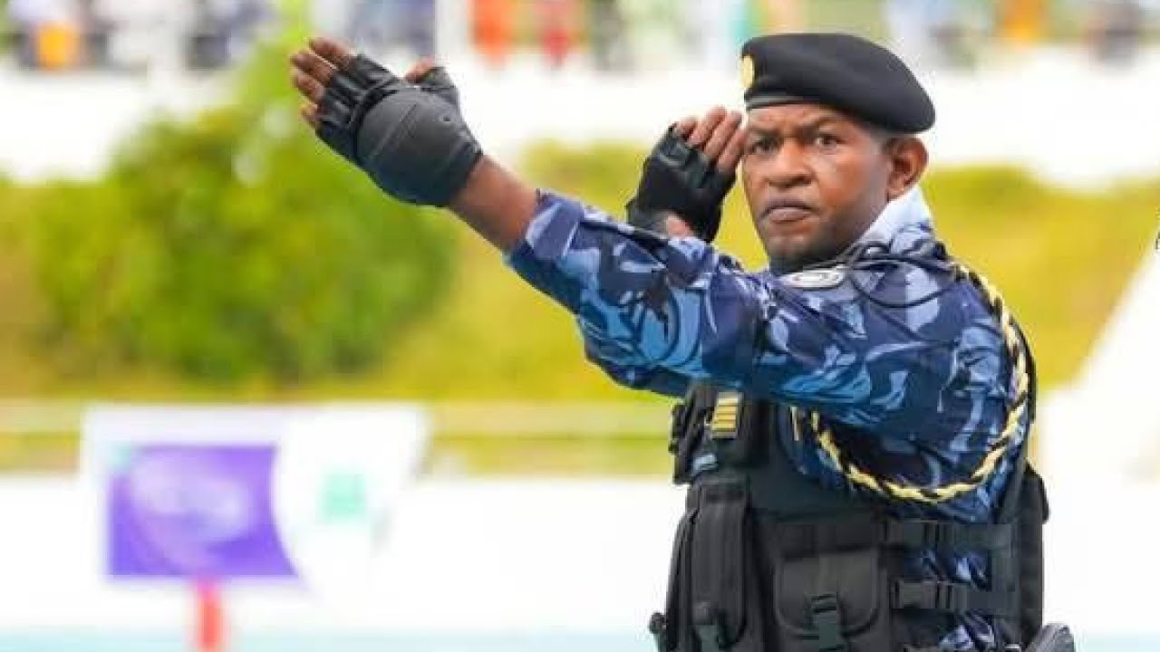 Discours du Commandant Loukman Azali au stade de Malouzini - YouTube