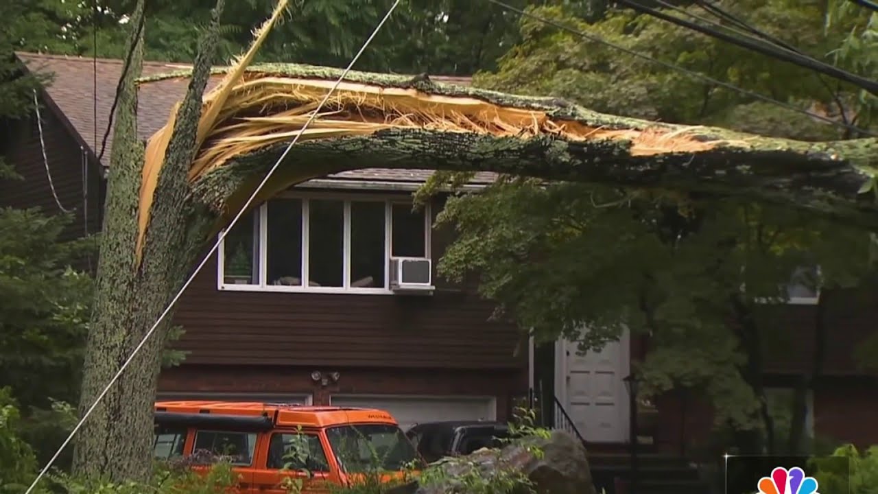 Weekend storms cause damage across Connecticut - YouTube