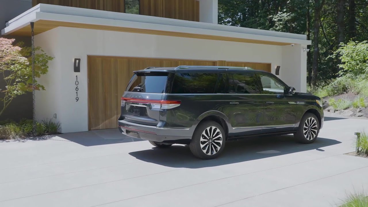 2022 Lincoln Navigator Flight Blue Reserve Design Preview - YouTube