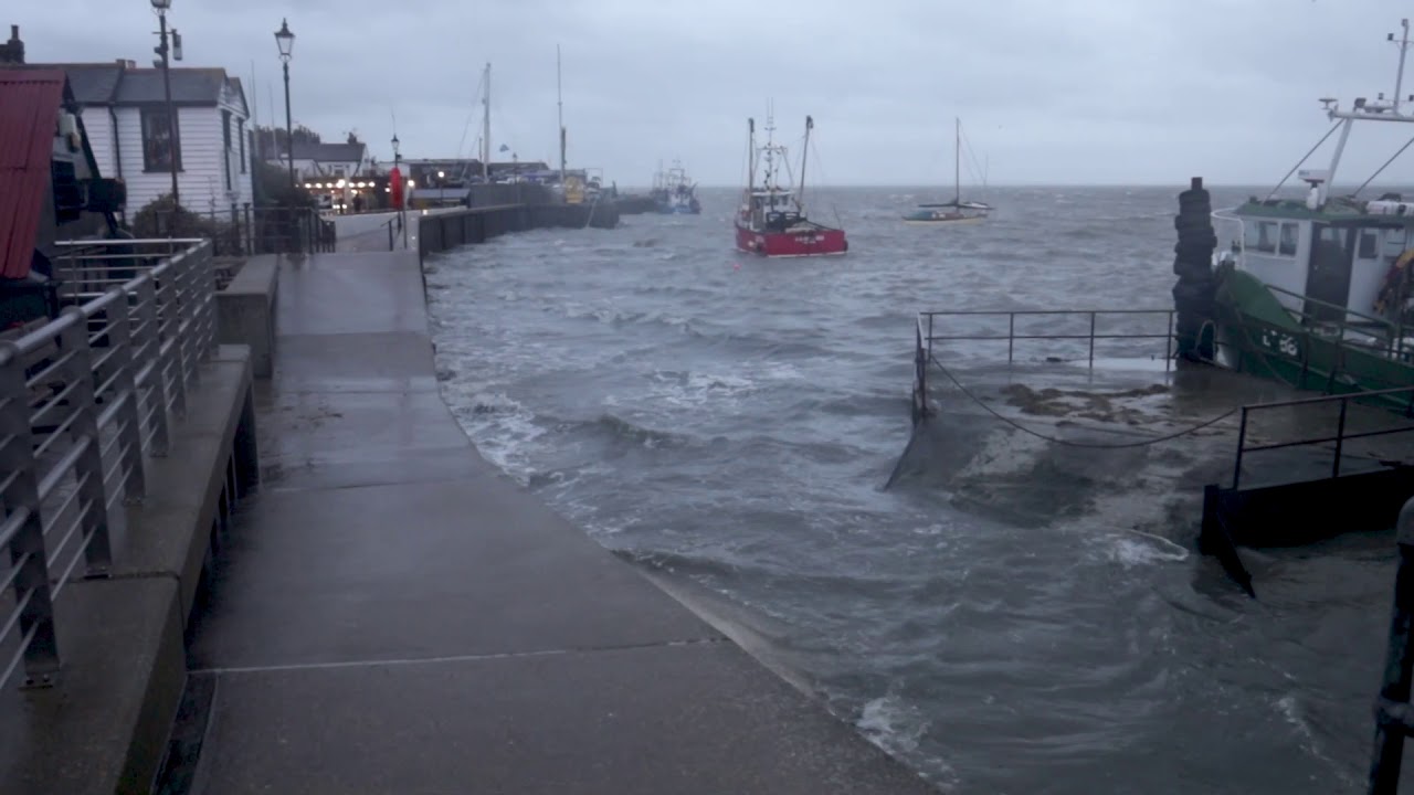 Storm Dennis, Old Leigh, Leigh-on-Sea, Essex, UK - YouTube