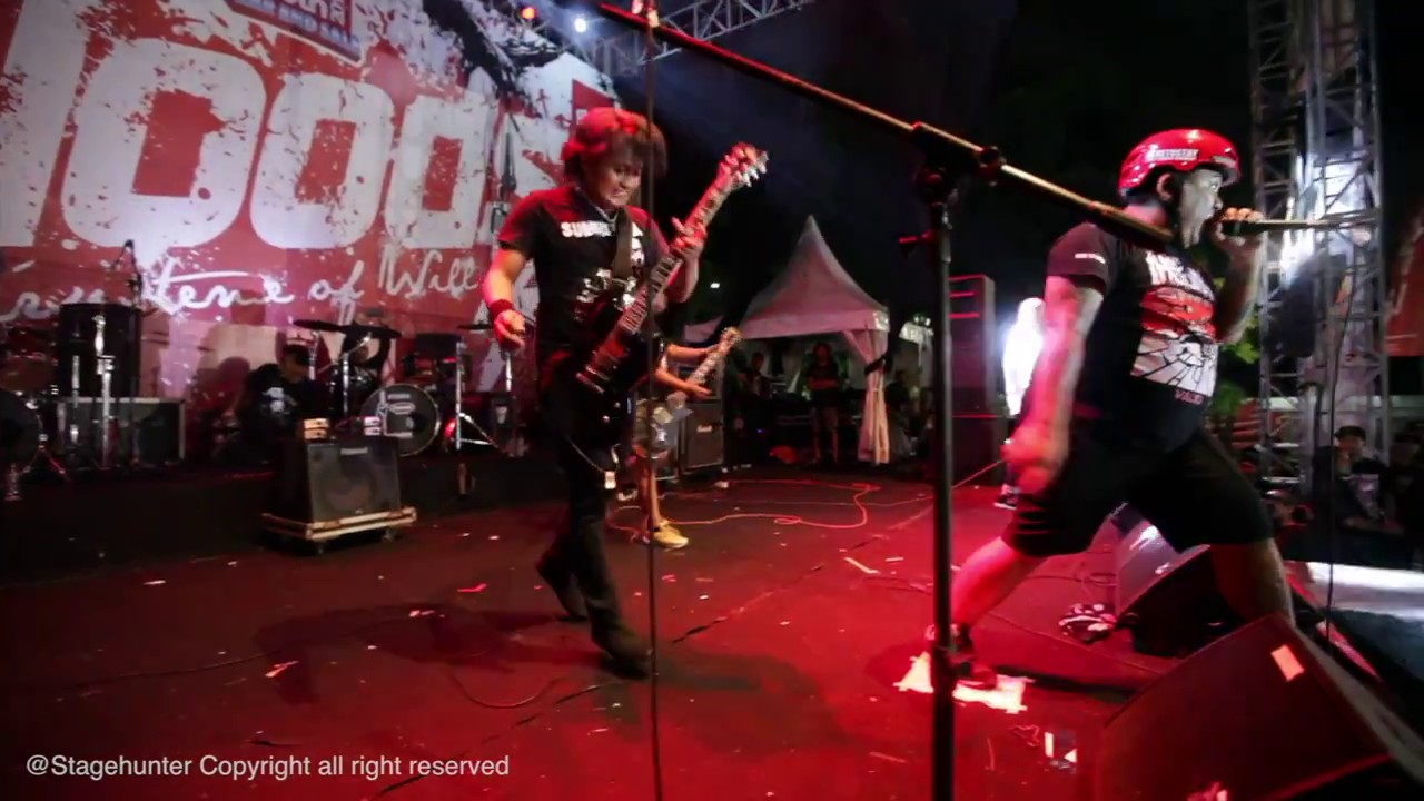 STRAIGHT ANSWER - bangkit melawan atau tunduk ditindas live at JAKCLOTH ...
