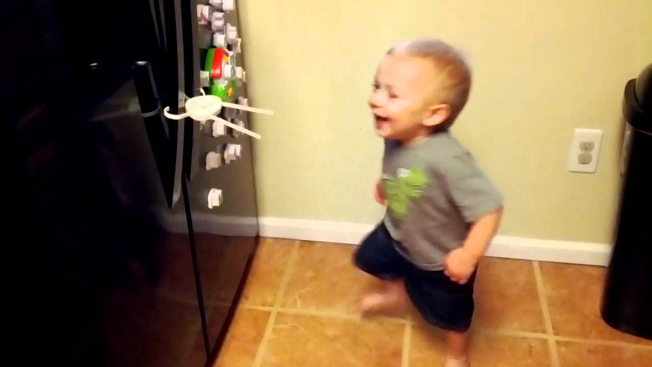 Dancing to Fridge Phonics - YouTube