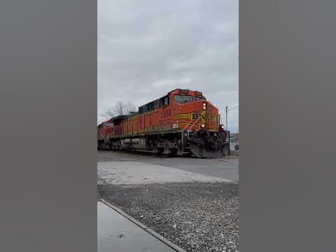 #BNSF B-115 Crude Oil Train Southbound on #CSX River Sub MP-72.4 with a CSX EMD GP40-2, 496 ...