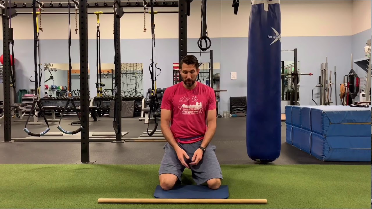 Band Resisted Kneeling Hip Extension - YouTube