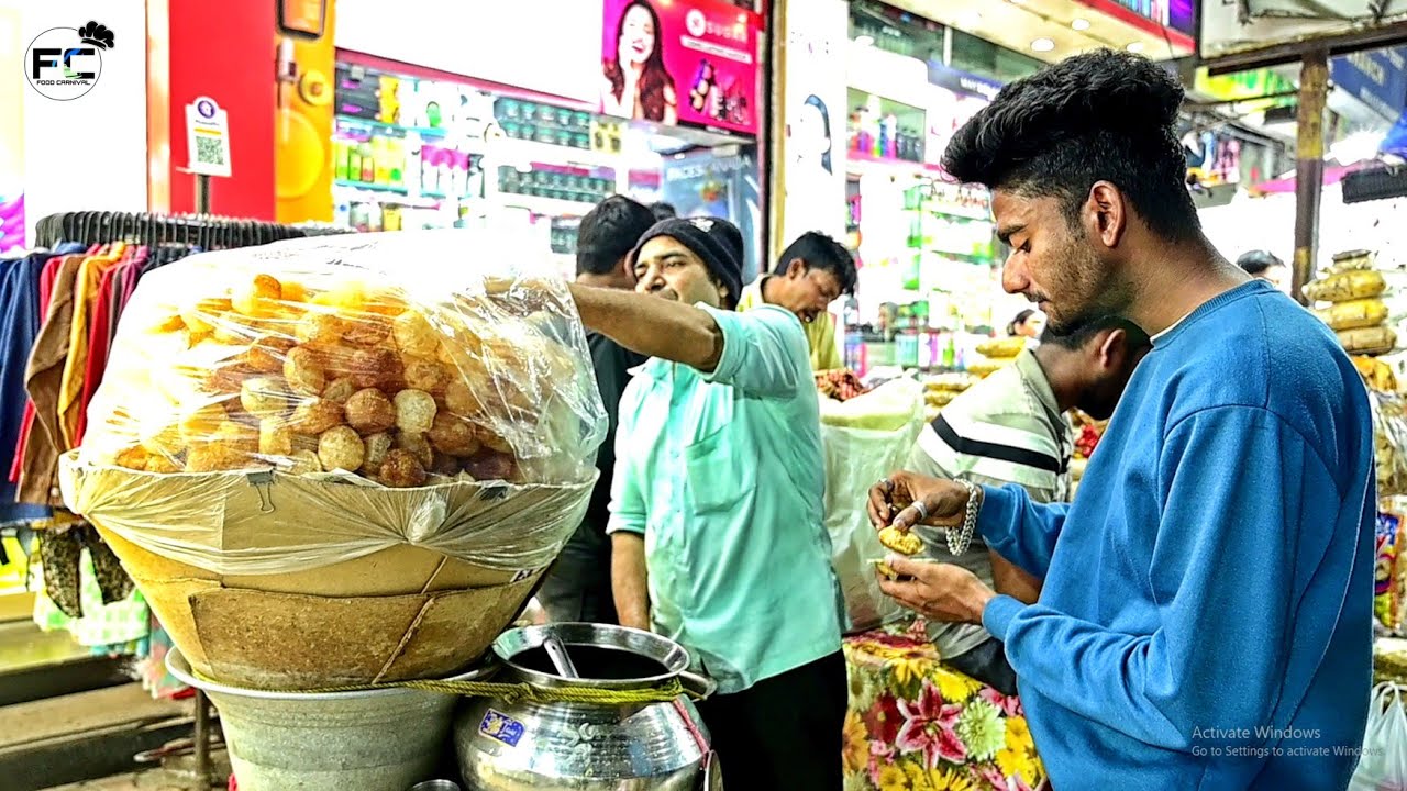 Kolkata famous panipuri (puchka) | Best panipuri in Kolkata New Market ...