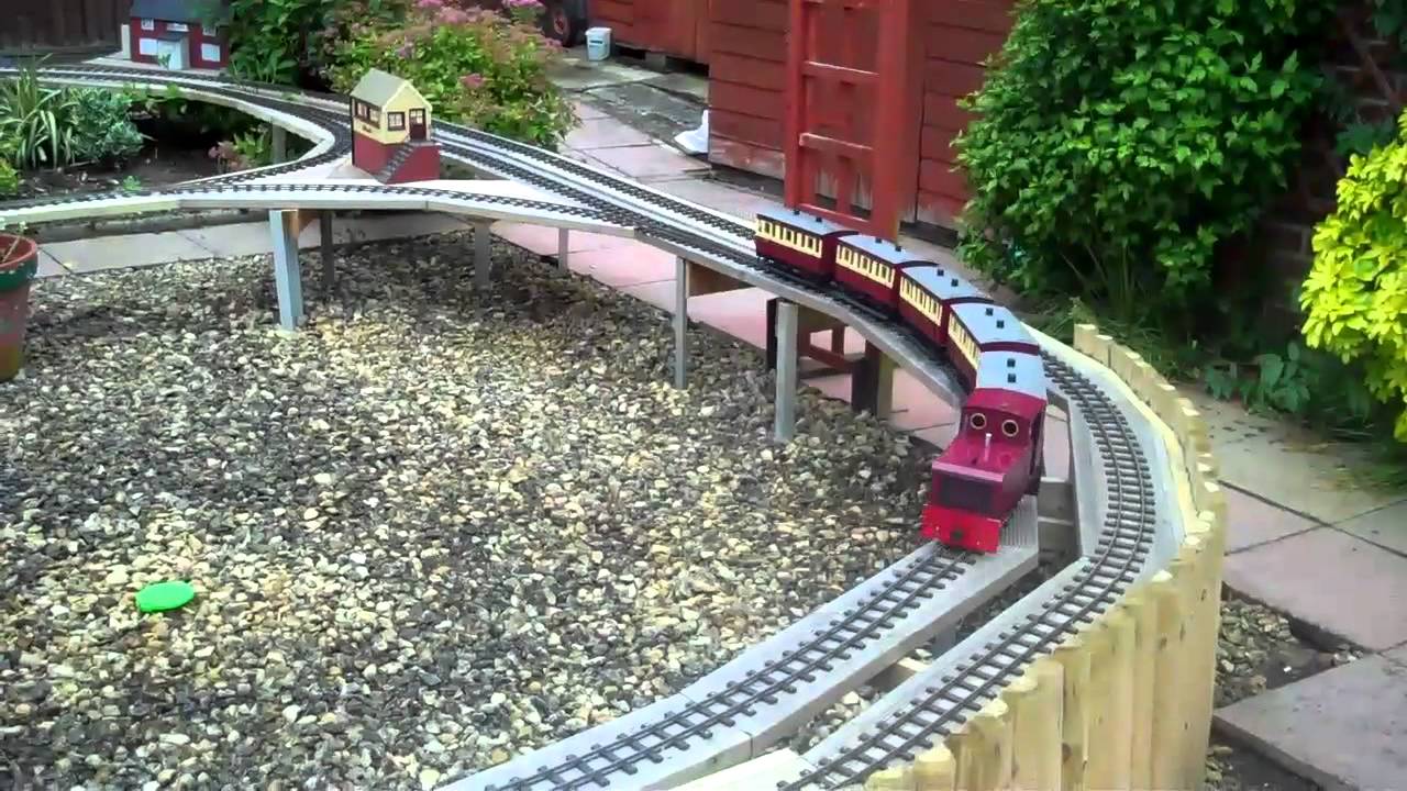HEDGE END NARROW GAUGE GARDEN RAILWAY #1 - YouTube