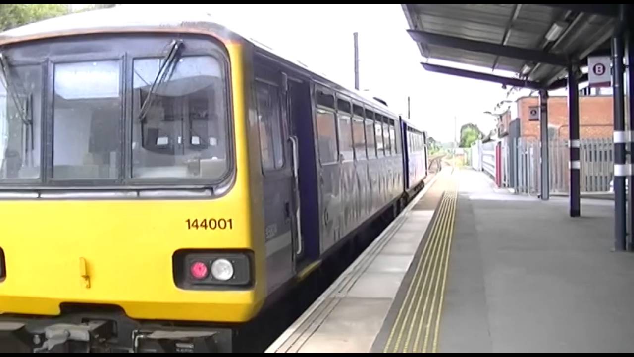 Wakefield Westgate railway station Transport & Travel - YouTube