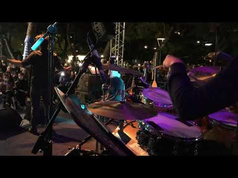 Kadıköy Yoğurtçu Parkında Çizgi Festival Açılışında Moğollar Grubu Sahnedeydi.Uzun İnce Bir Yoldayım