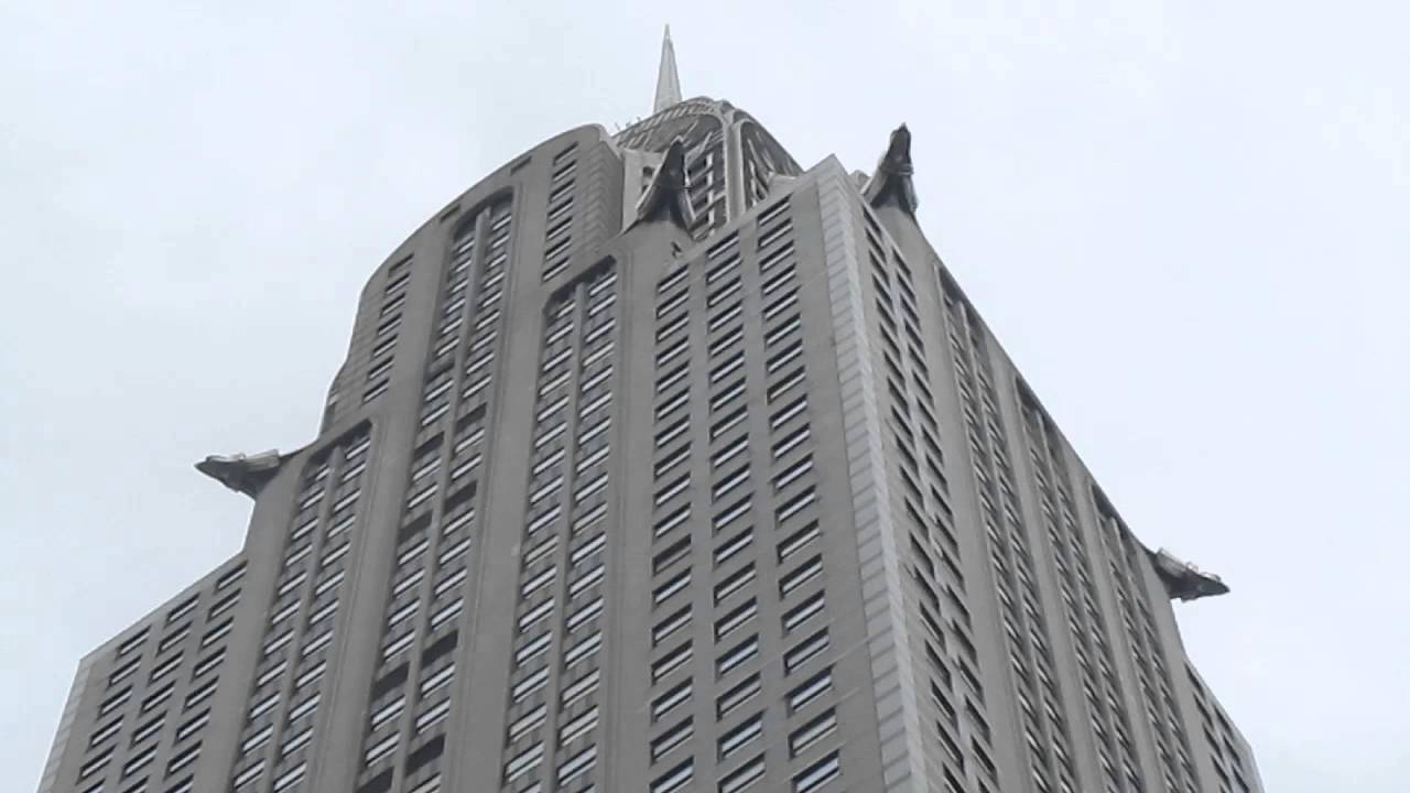 ZOOMS OF CHRYSLER BUILDING FACADE AND SURROUNDINGS - YouTube