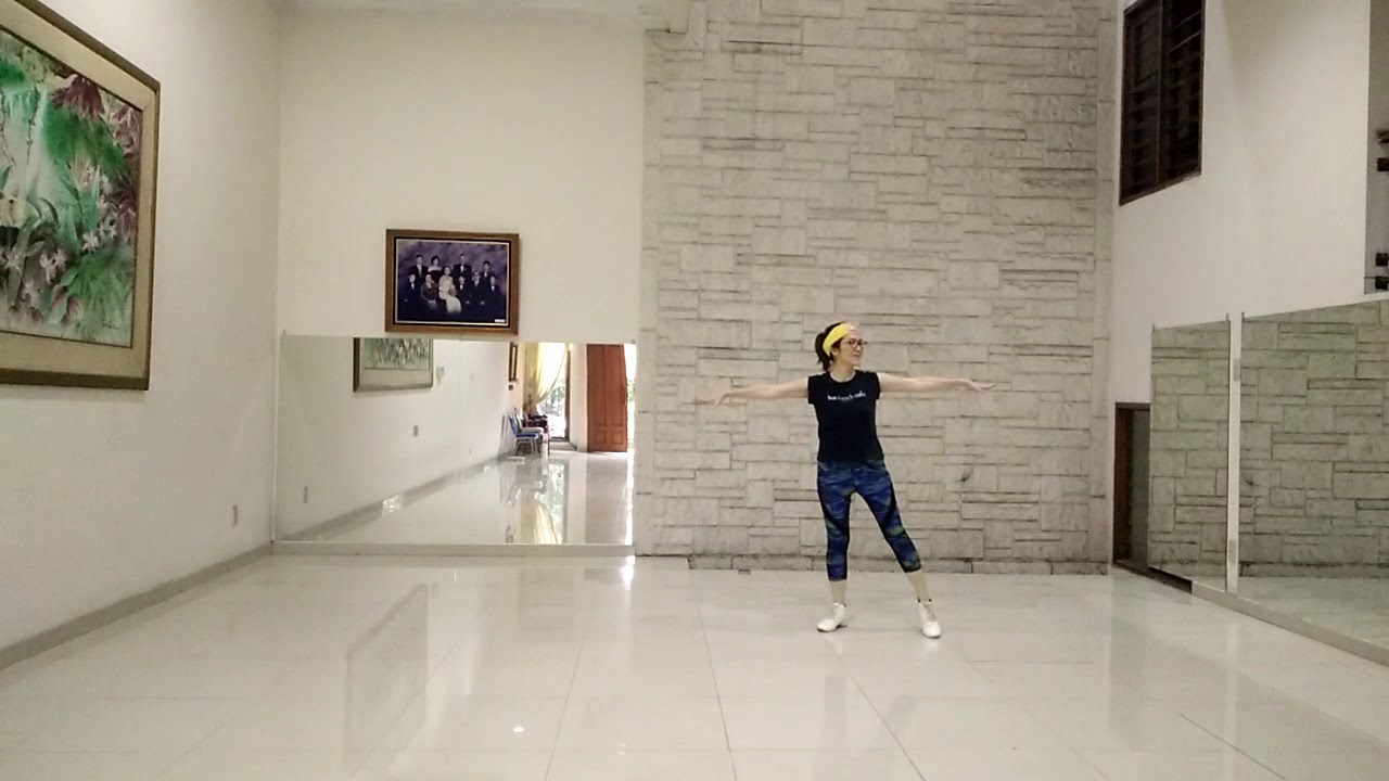 Star Ring Waltz Line Dance (steps & demo)