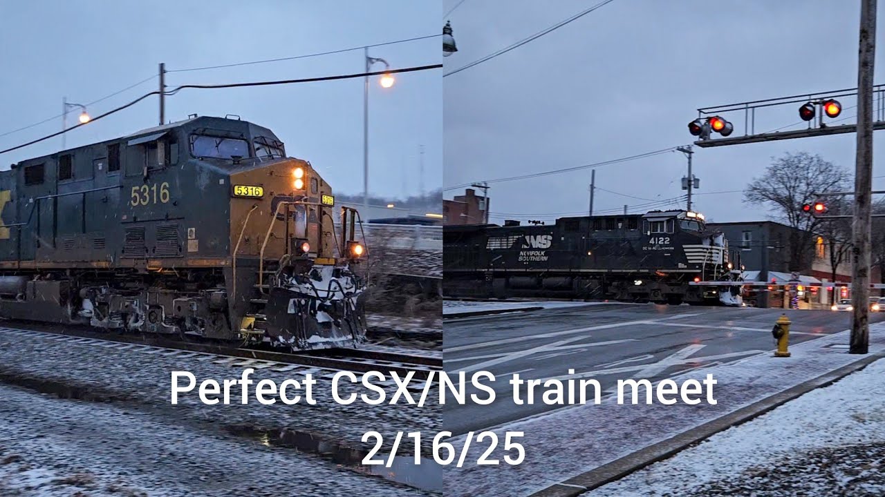 Perfect CSX/Norfolk Southern train meet with unique train horns on each ...