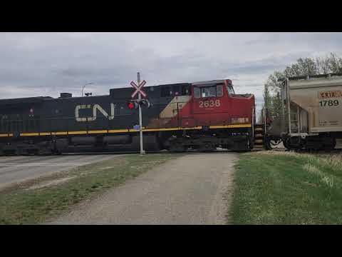 CN 3406 Leads a Northbound S775 (5/3/2025) - YouTube