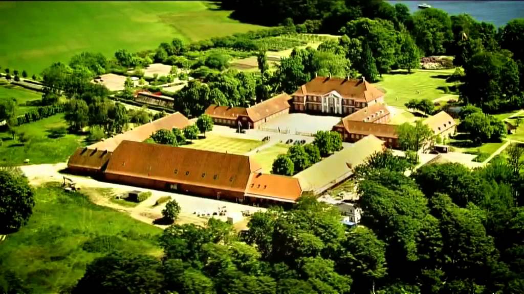 Hindsgavl Slot - YouTube