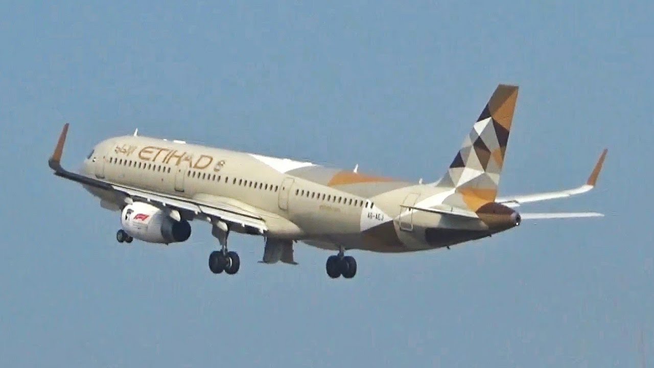 Etihad Airways [New Livery] Takeoff From Calicut Int'l Airport| HD ...