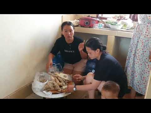 sawv ntxov tu tswb lawv mus yuav qaib lo noj tshais - YouTube