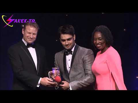 Vivian Dsena - AVTA Jaguar Yılın en iyi kişilik sahibi erkeği ödülü