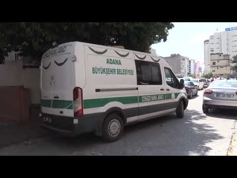 Adana'da silahlı saldırıda hayatını kaybeden iş adamının cenazesi toprağa verildi (2)