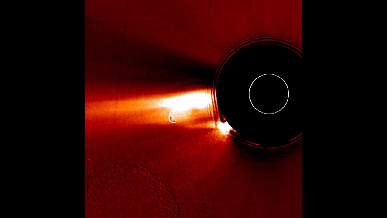 VERY GIANT OBJECT (?) NEAR THE SUN - YouTube