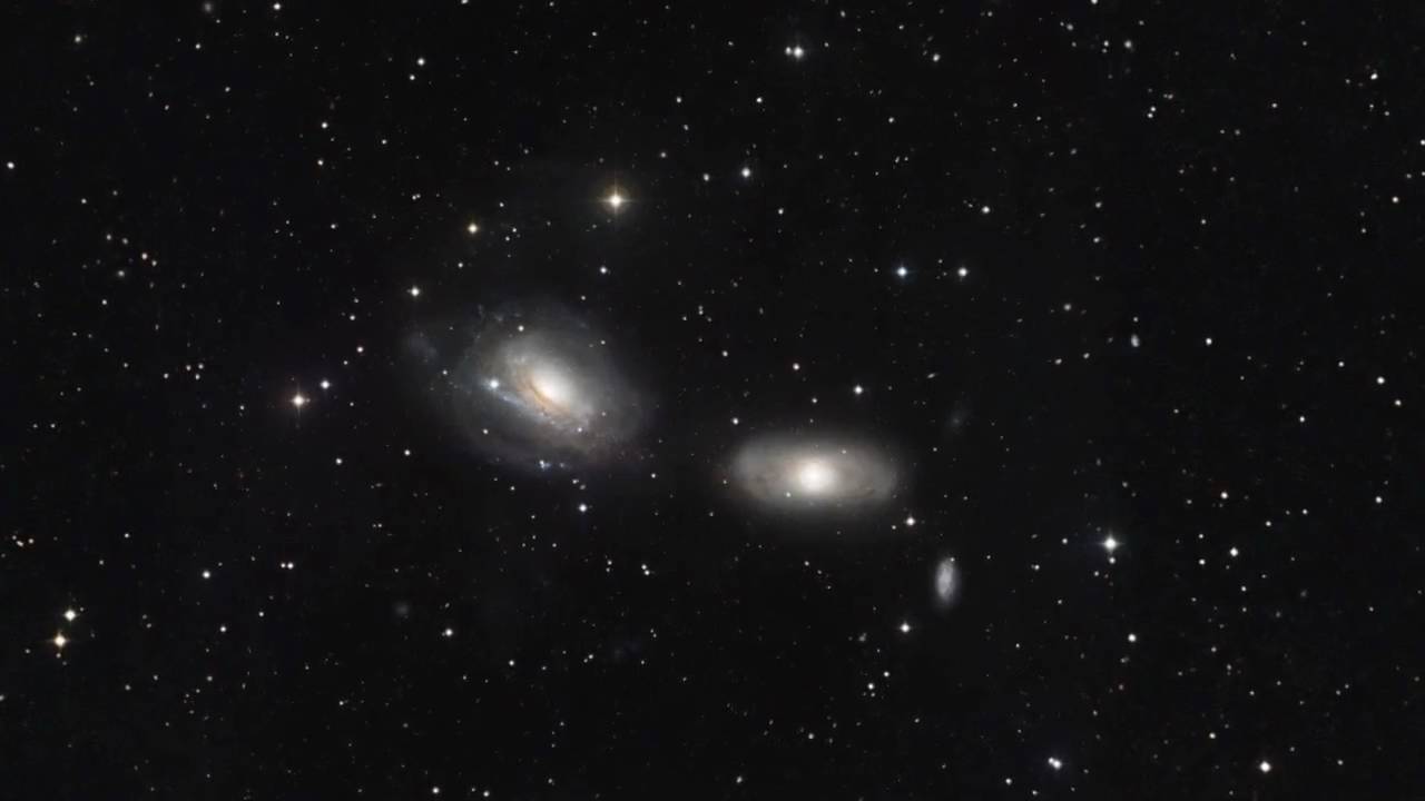 ESO: Zooming Into Galaxies NGC 3169 & NGC 3166 [720p] - YouTube
