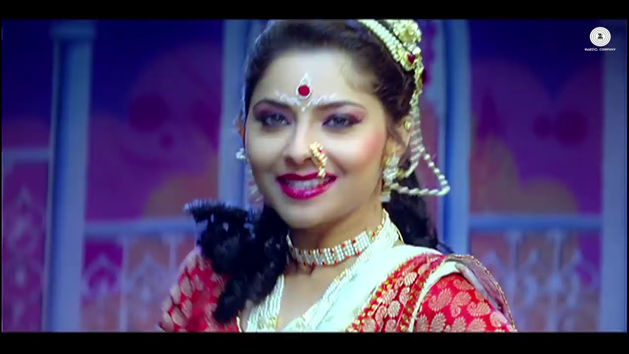 Apsara Aali (Natarang) Actress: Sonalee Kulkarni, Music: Ajay Atul ...