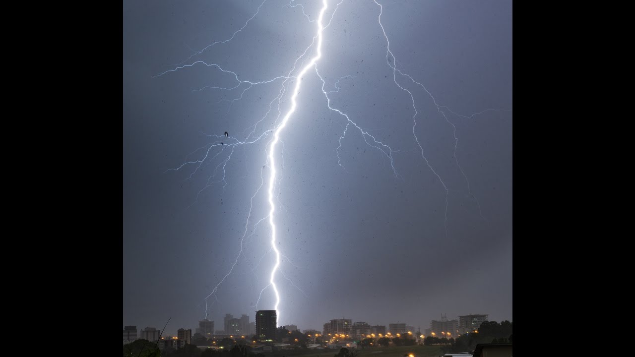 Darwin Monsoon Thunderstorm - January 1, 2017 - YouTube