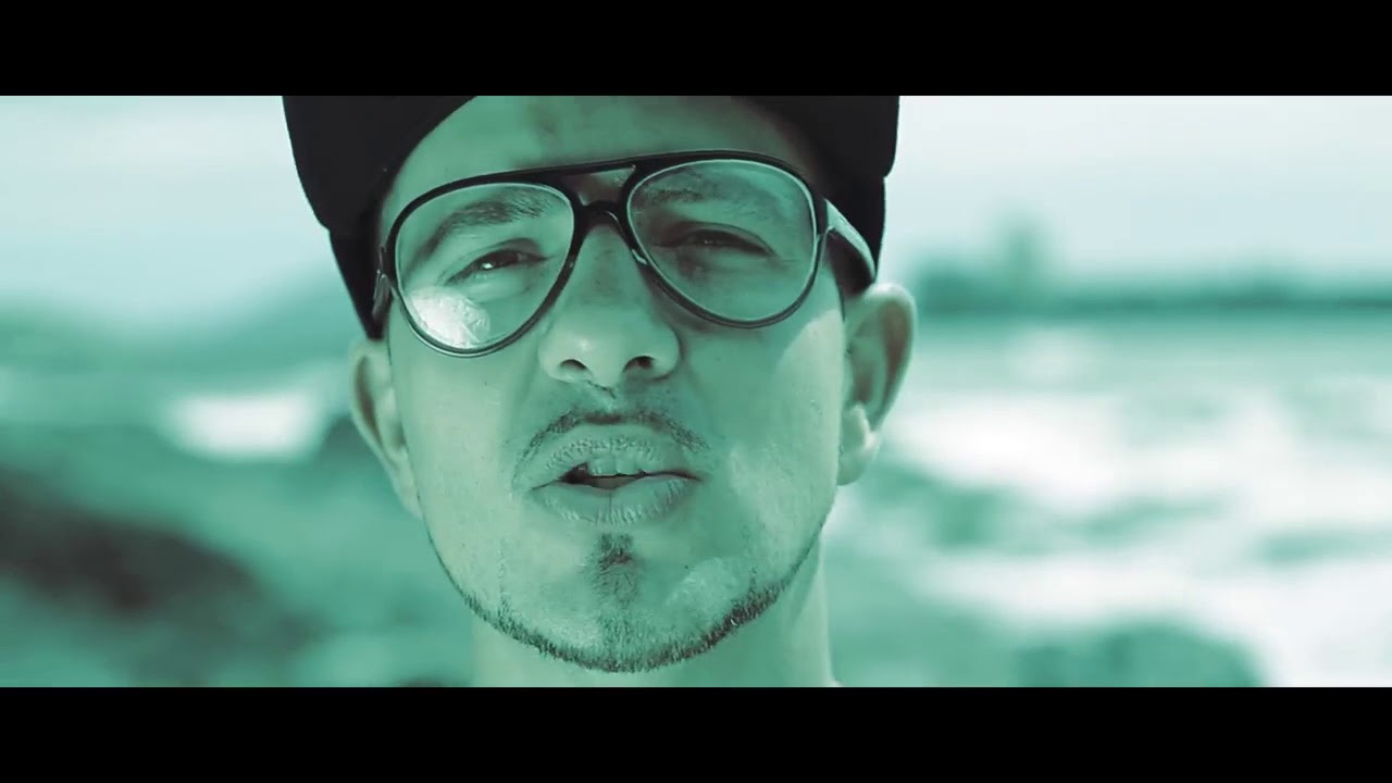 Thiagão - Tua Graça me basta (Clipe Oficial) - YouTube