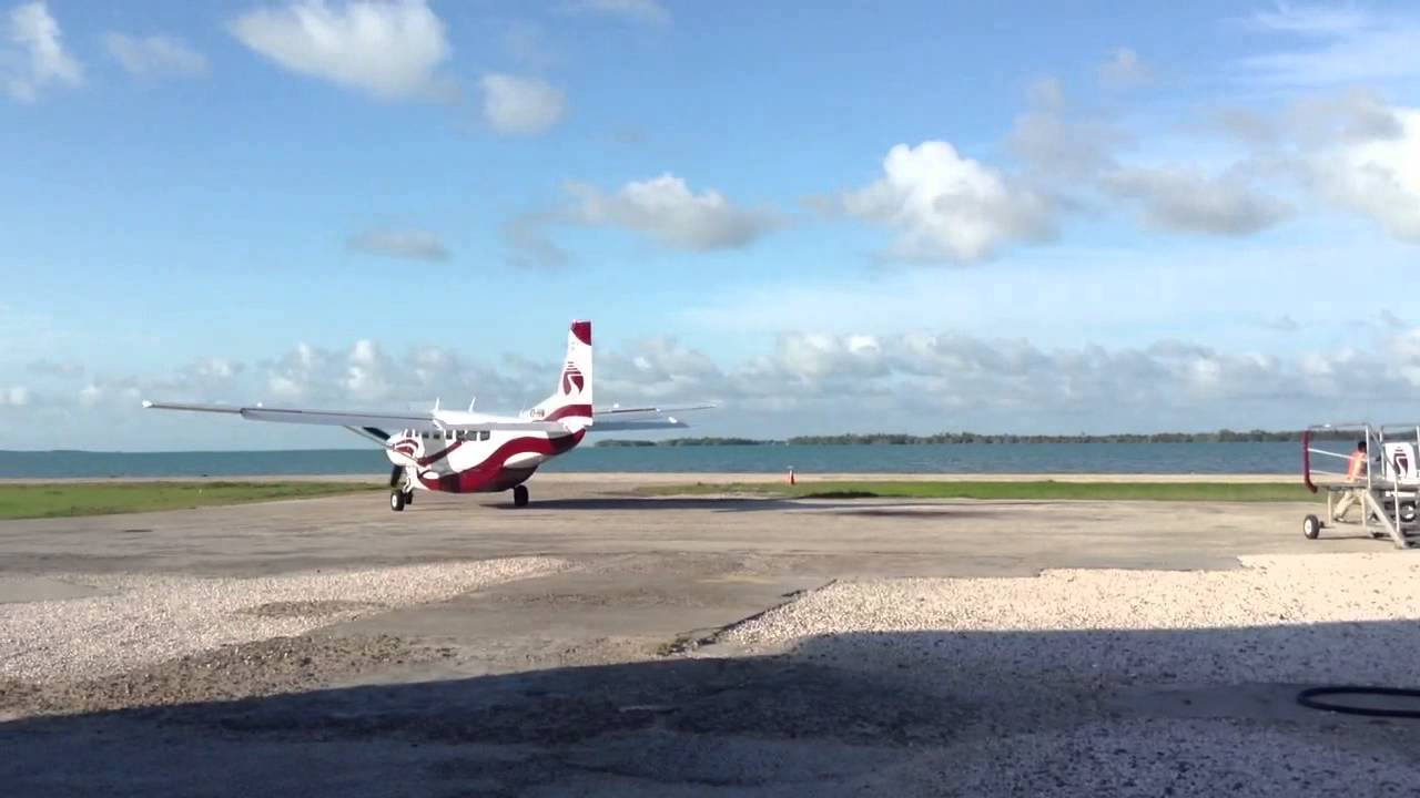 Tropic Air C208B engine start - YouTube