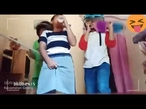 Aksi bocil zaman now yang bikin ngakak