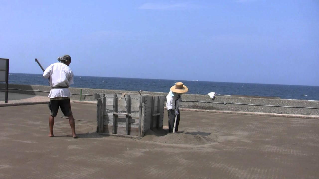The traditional method of salt production in Noto Peninsula - YouTube