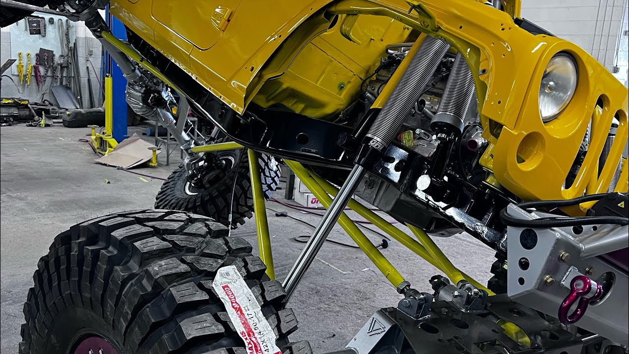 Yealous update 2009 JKU build in mechanic shop - YouTube