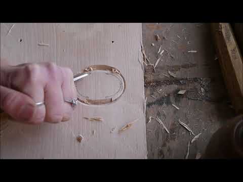 How to carve curves for letters and numbers, Sarah Goss wood carving demonstration