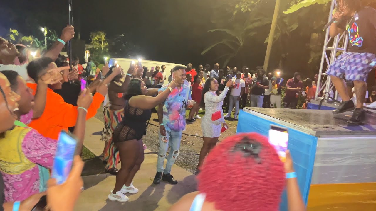 Malie Donn Performance - Insta Hype - YouTube