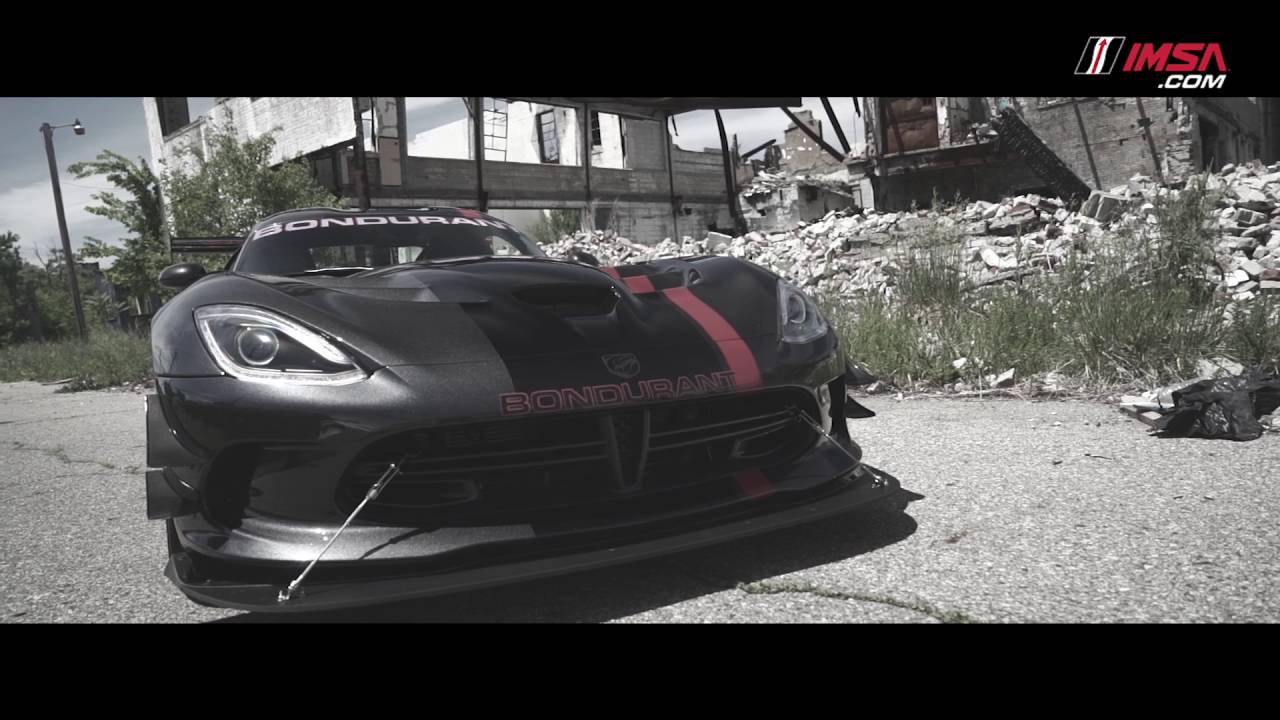 From Road To Racing: The Dodge Viper ACR - YouTube