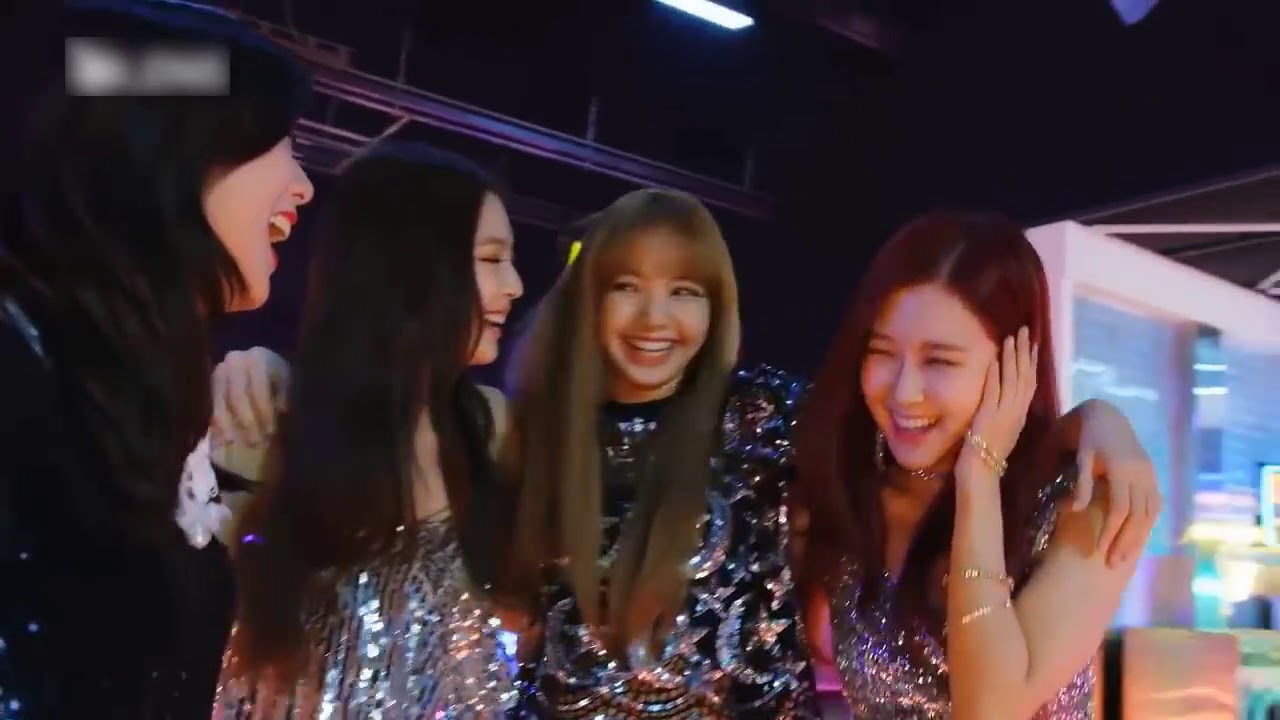 Blackpink scared moments #lisa#jennie#jisoo#rose - YouTube