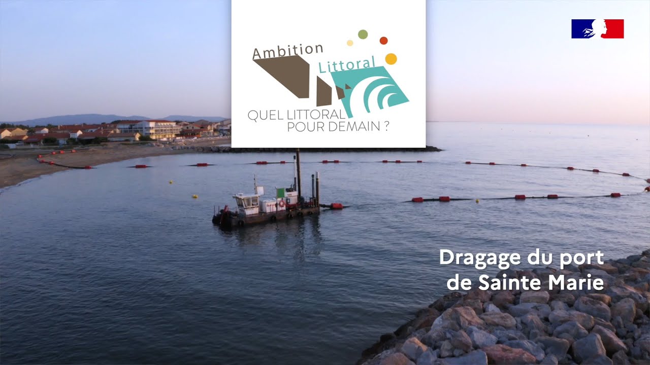 Dragages d'avant-port - YouTube