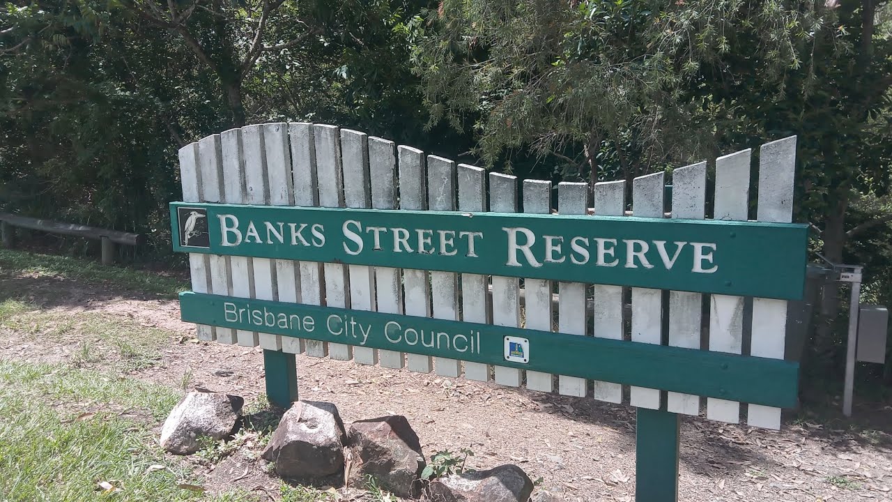 Walking around the Banks Street Reserve. - YouTube