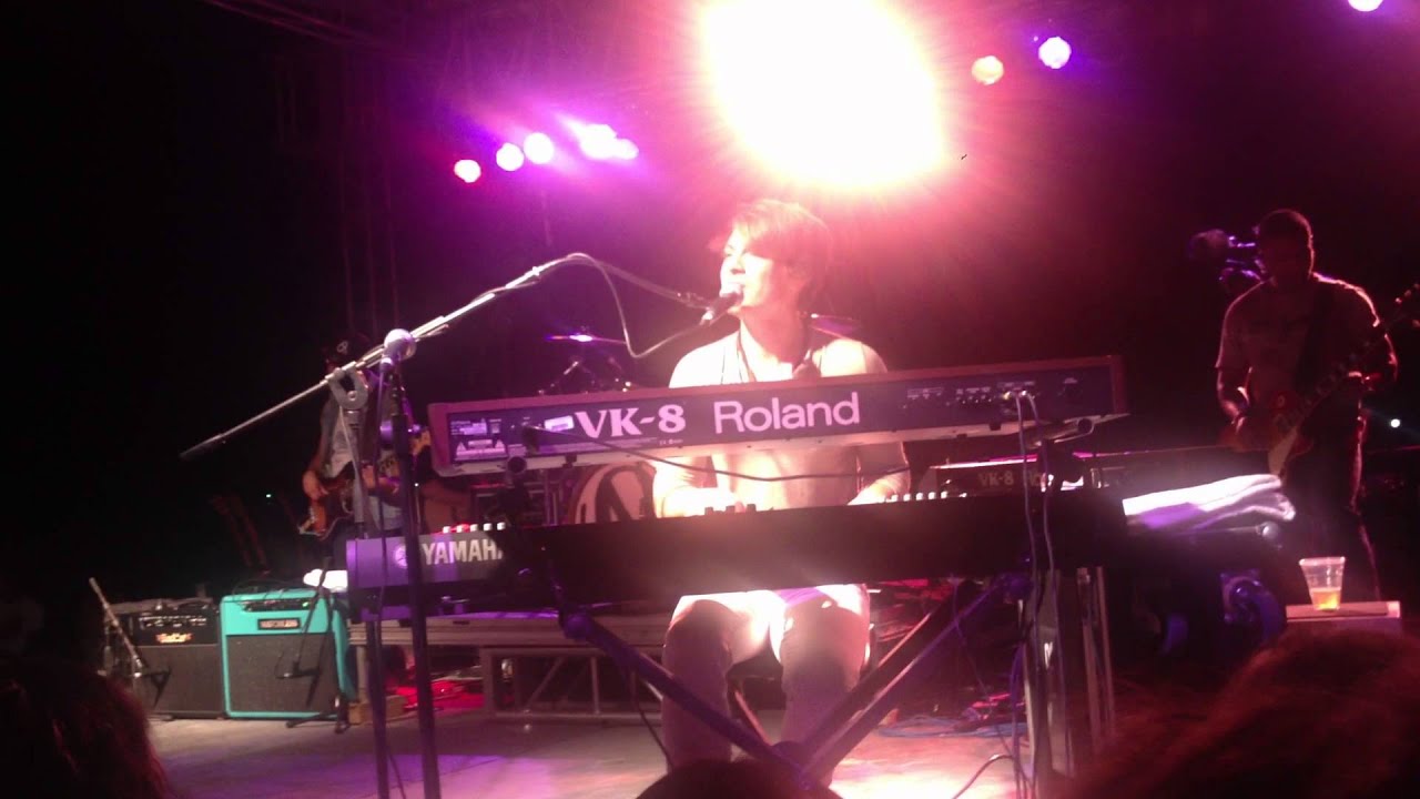 Hanson #BTTI Back To The Island 2013 "Crazy Beautiful" - YouTube