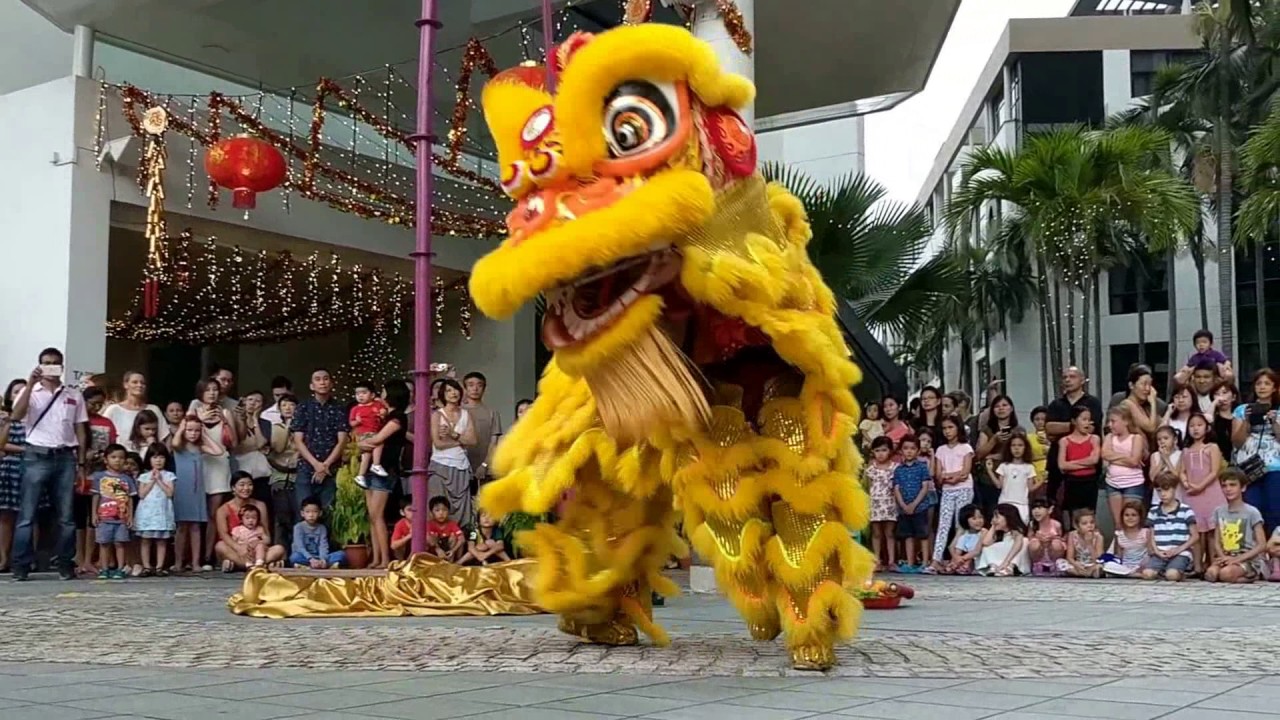 Mask changing and lion dance - YouTube