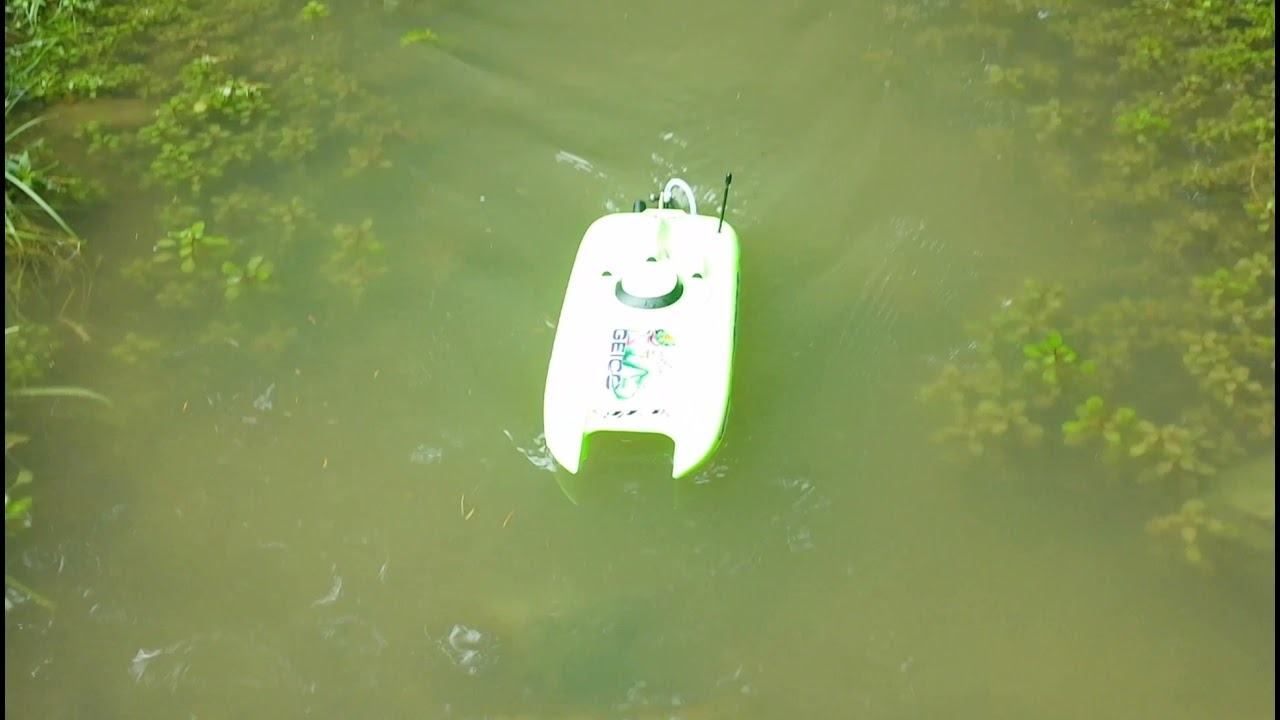 RC BOAT LAUNCH WITH RAMP - YouTube