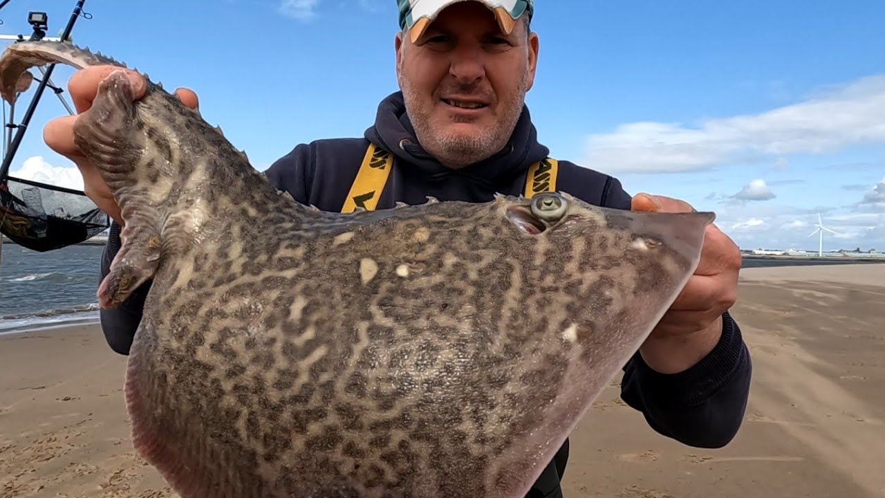 Fishing at Perch Rock, River Mersey - 2/7/23 - YouTube