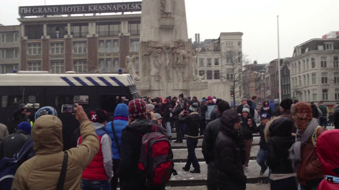 Police fight back against fans in amsterdam 2013 - YouTube