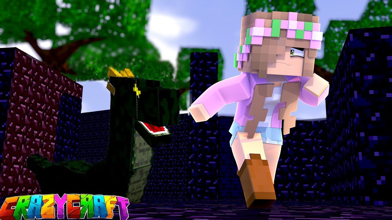 TRAPPED IN A SCARY MAZE IN CRAZY CRAFT! | Minecraft Little Kelly Plays ...