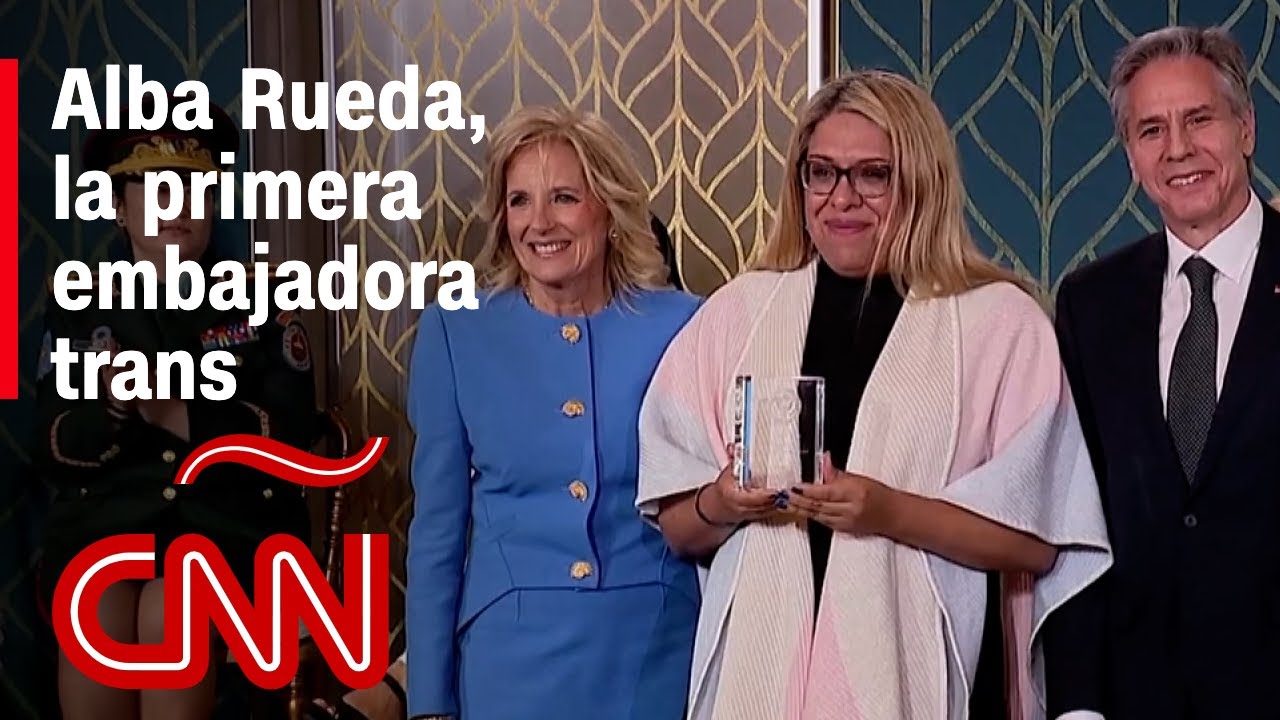 Alba Rueda, la primera embajadora trans que premió Jill Biden - YouTube