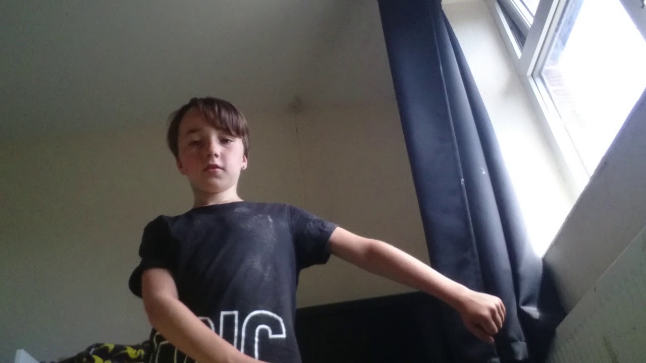 Flossing Boy - YouTube