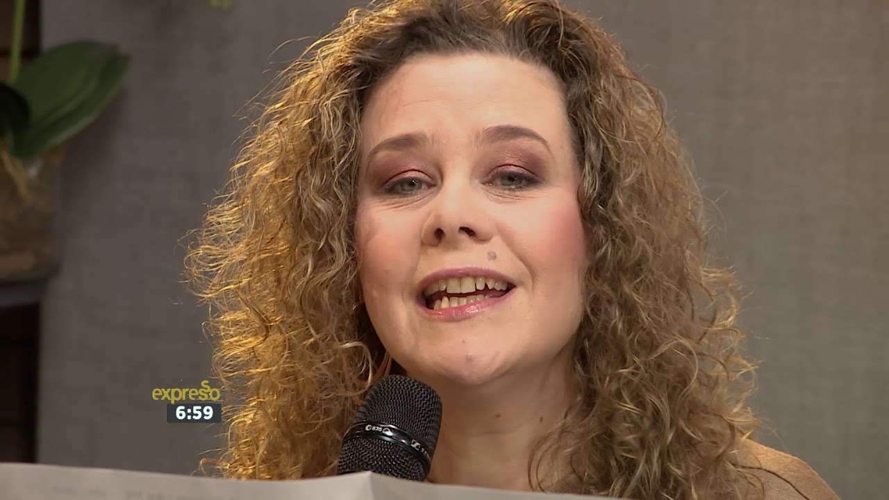 Amanda Tiffin performs 'A woman like Me' - YouTube