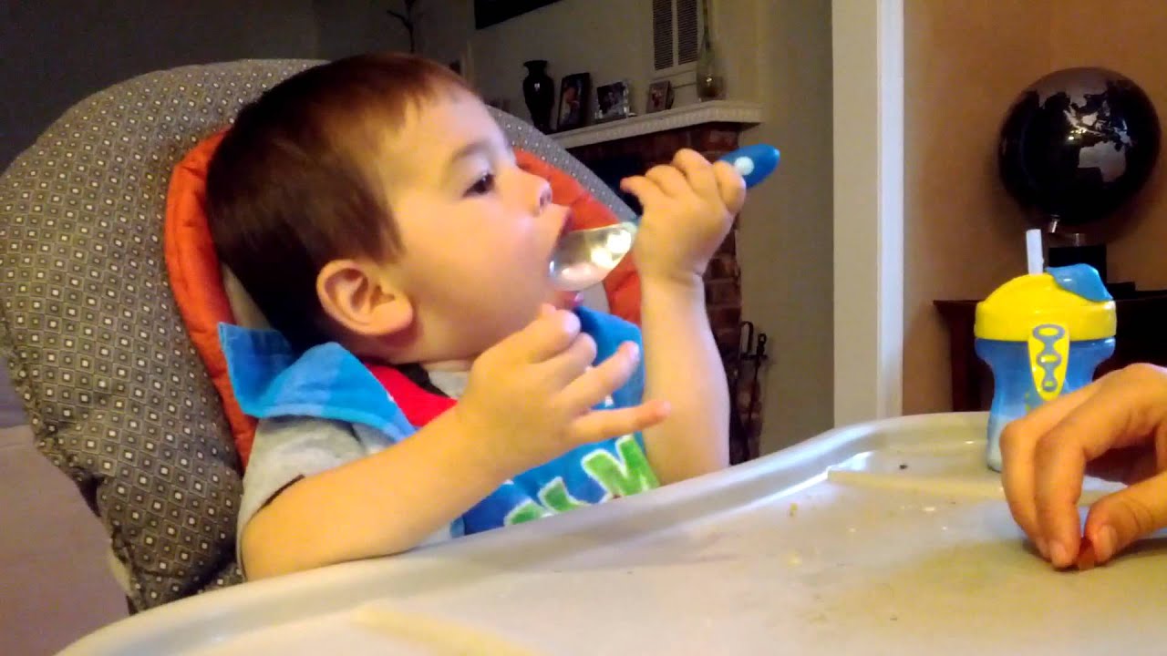 Carter using a spoon - YouTube
