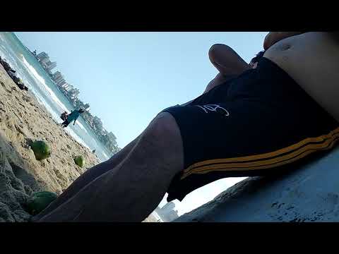 MEU AMIGO MIJANDO NA ROUPA EM PÚBLICO ...
