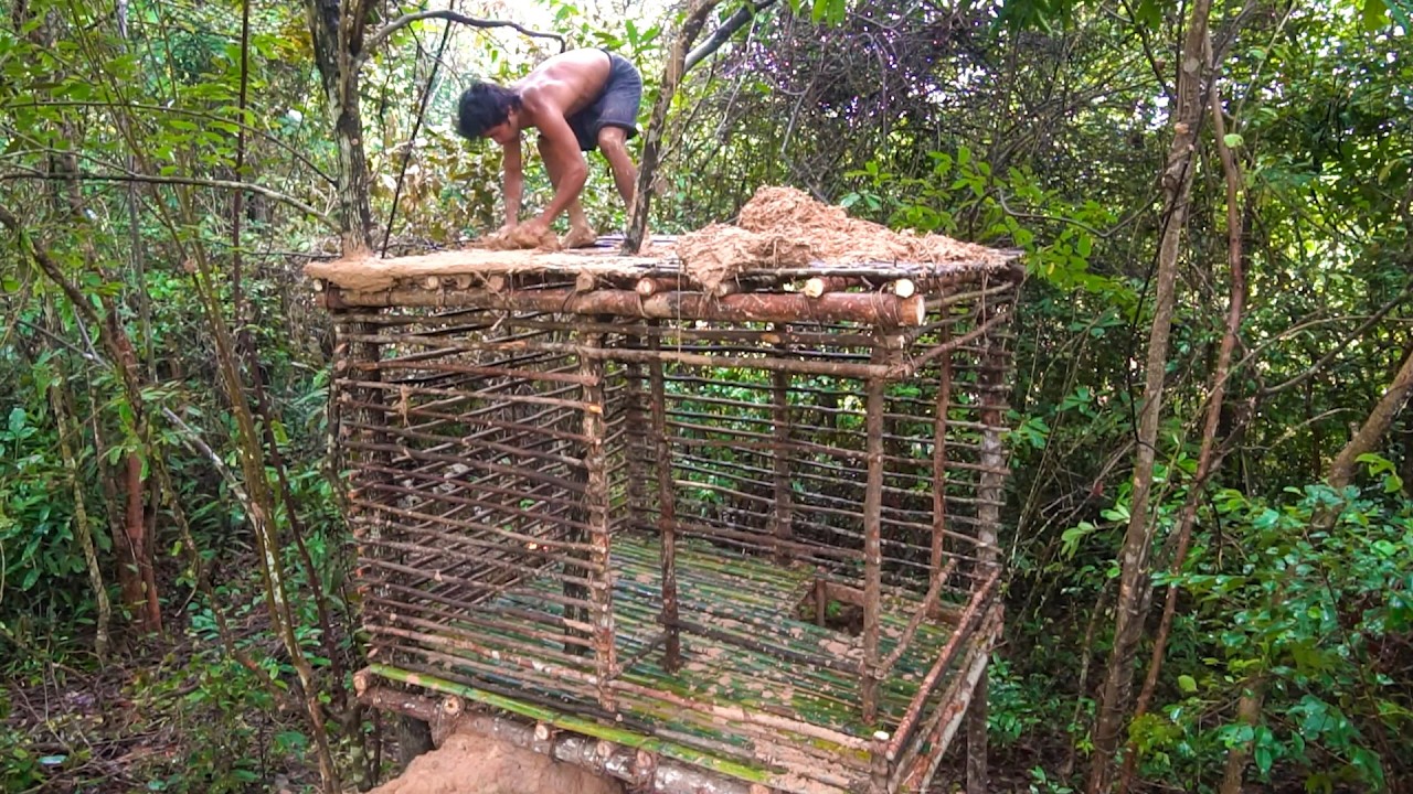 Incredible Jungle House Construction Using Natural Materials - YouTube