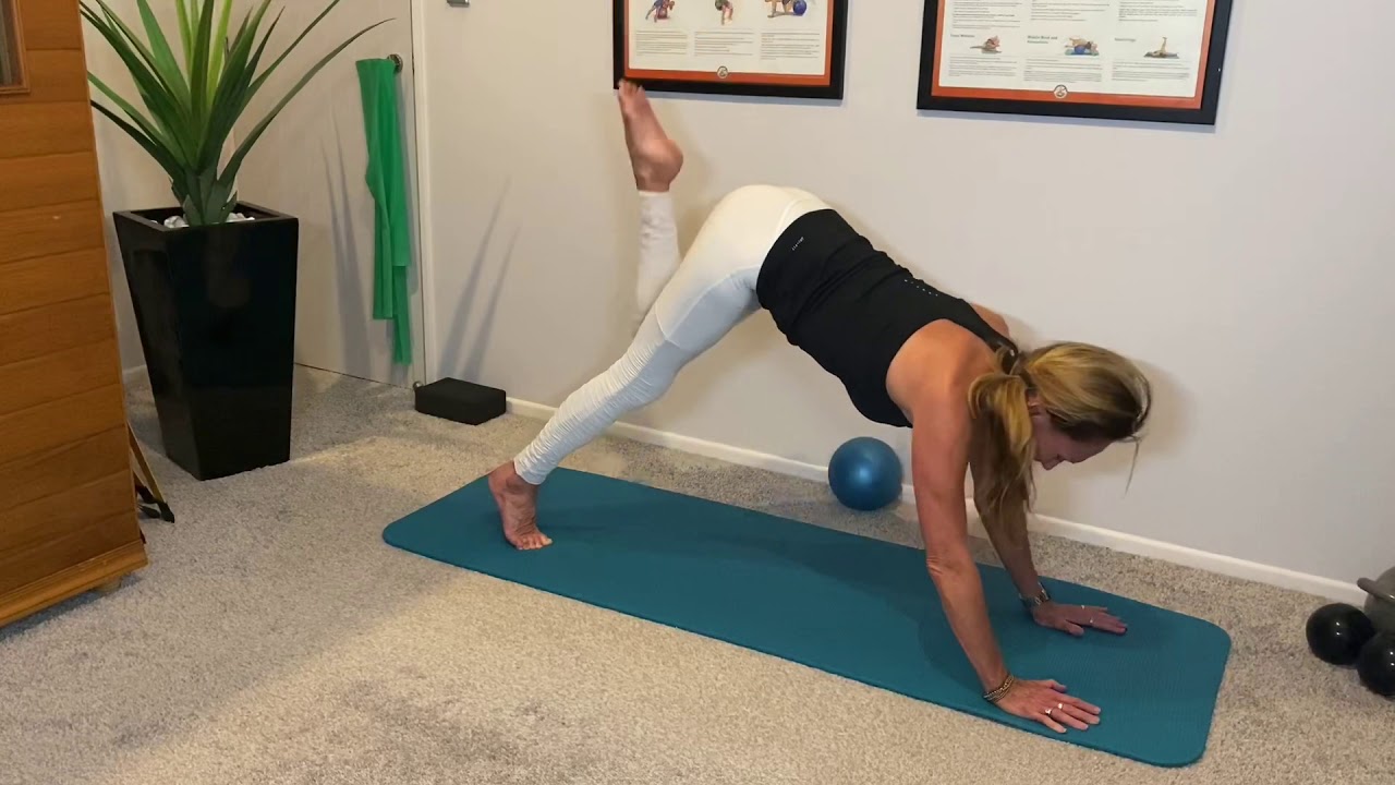 Pilates side kicks plus strength work intensive 15 min - YouTube